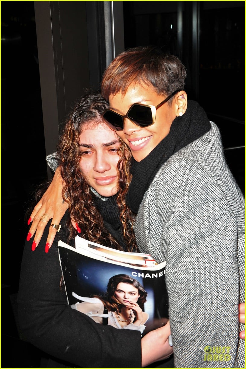 Rihanna: River Island Meeting Contest!: Photo 2801111 | Rihanna Photos ...