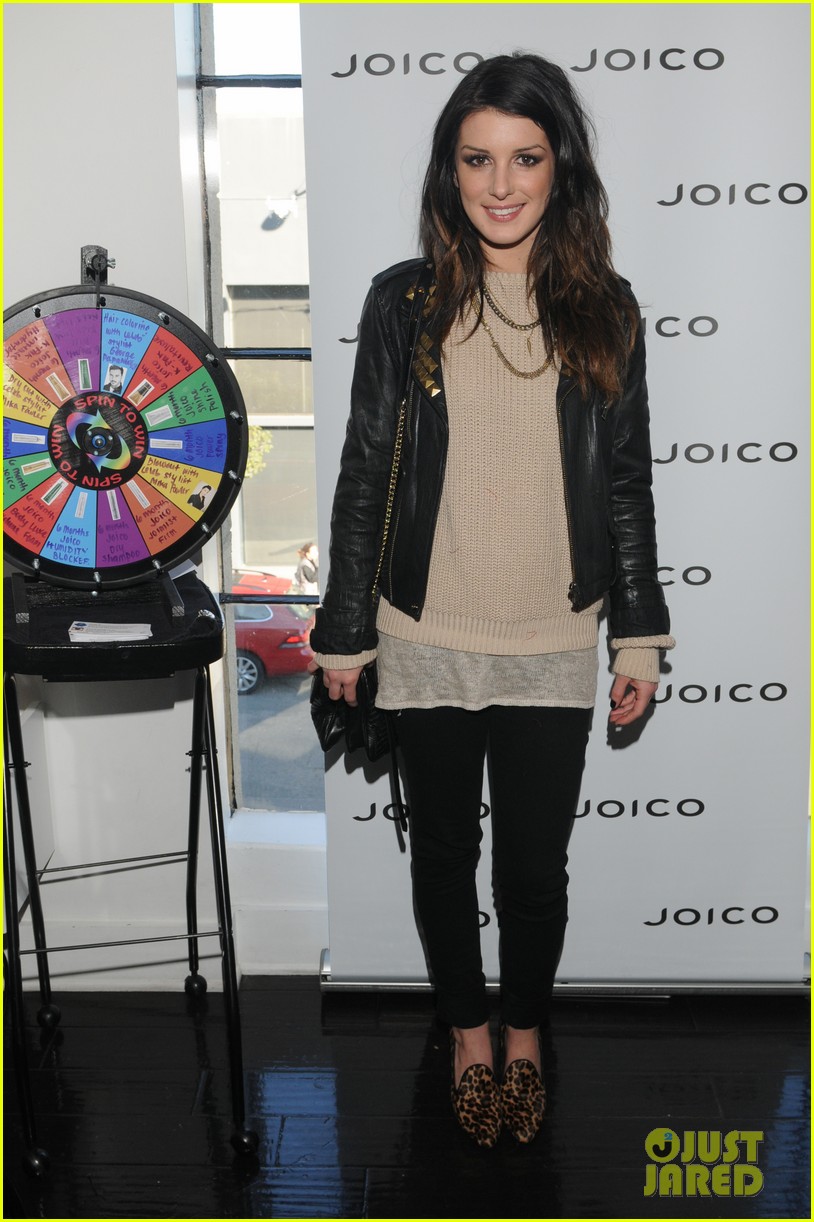 Krysten Ritter Covers 'Fashion' Magazine February 2013: Photo 2792412 ...