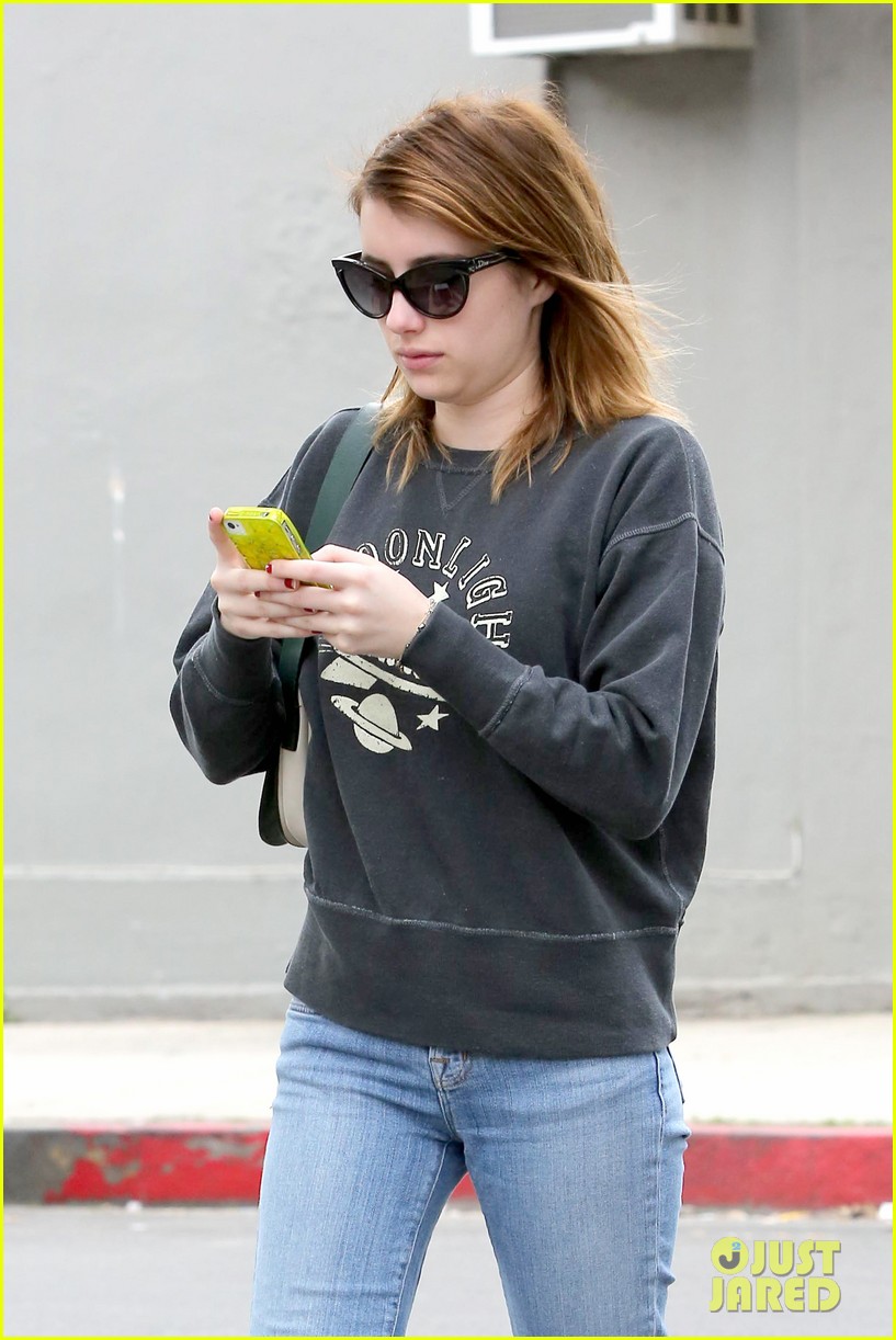 Emma Roberts: Nail Salon Stop!: Photo 2797962 | Emma Roberts Photos ...