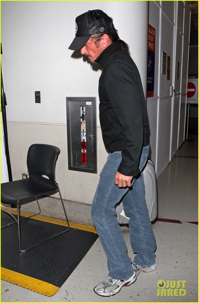 Sean Penn: Shirtless Buff Beach Body!: Photo 2783885 | Sean Penn ...