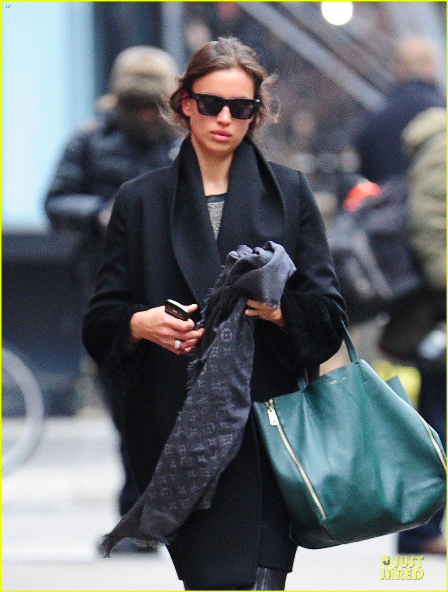 Irina Shayk: Flat Tummy SoulCycle Workout!: Photo 2800533 | Irina Shayk ...