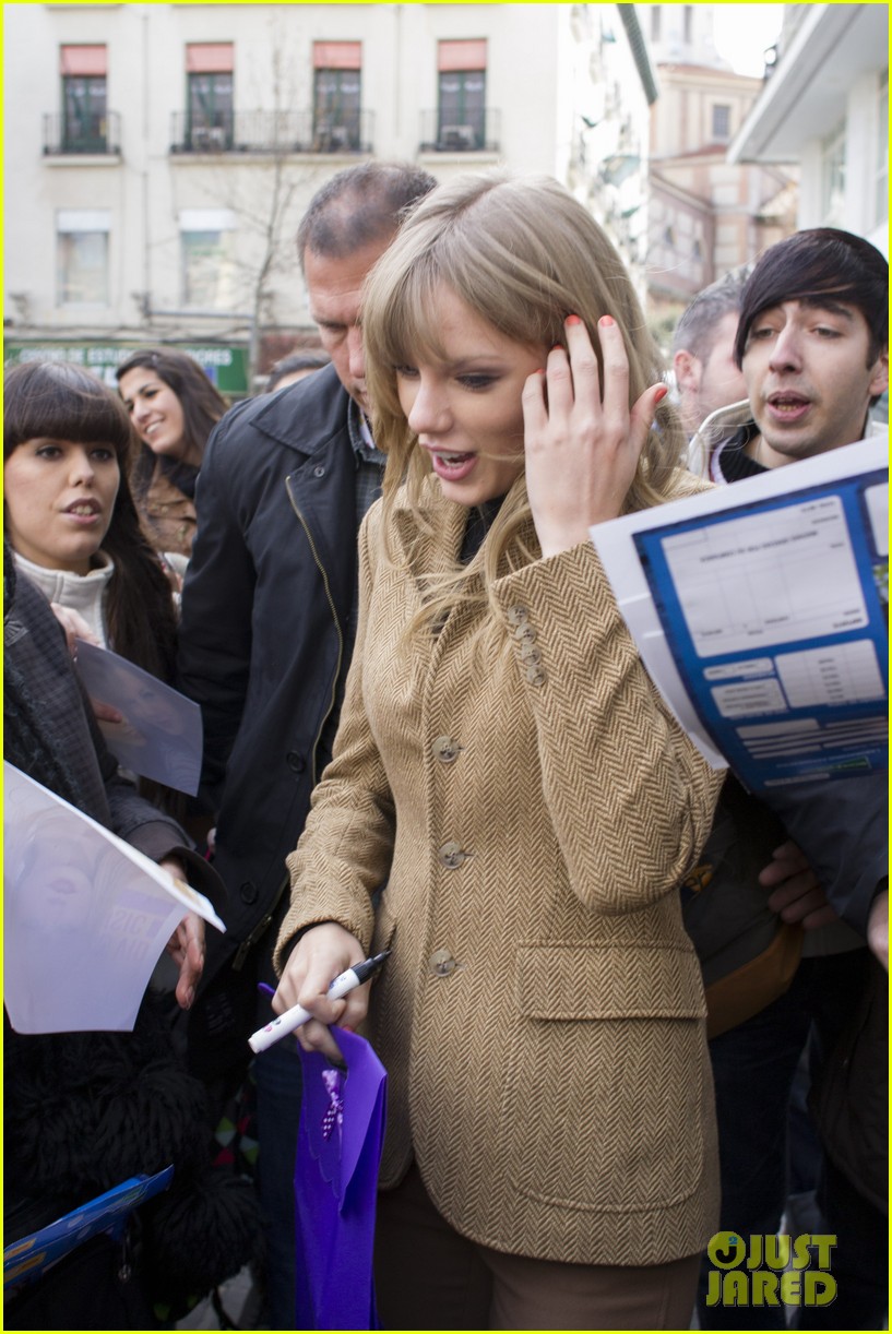 Taylor Swift Covers 'Cosmo' South Africa February 2013: Photo 2797503 ...