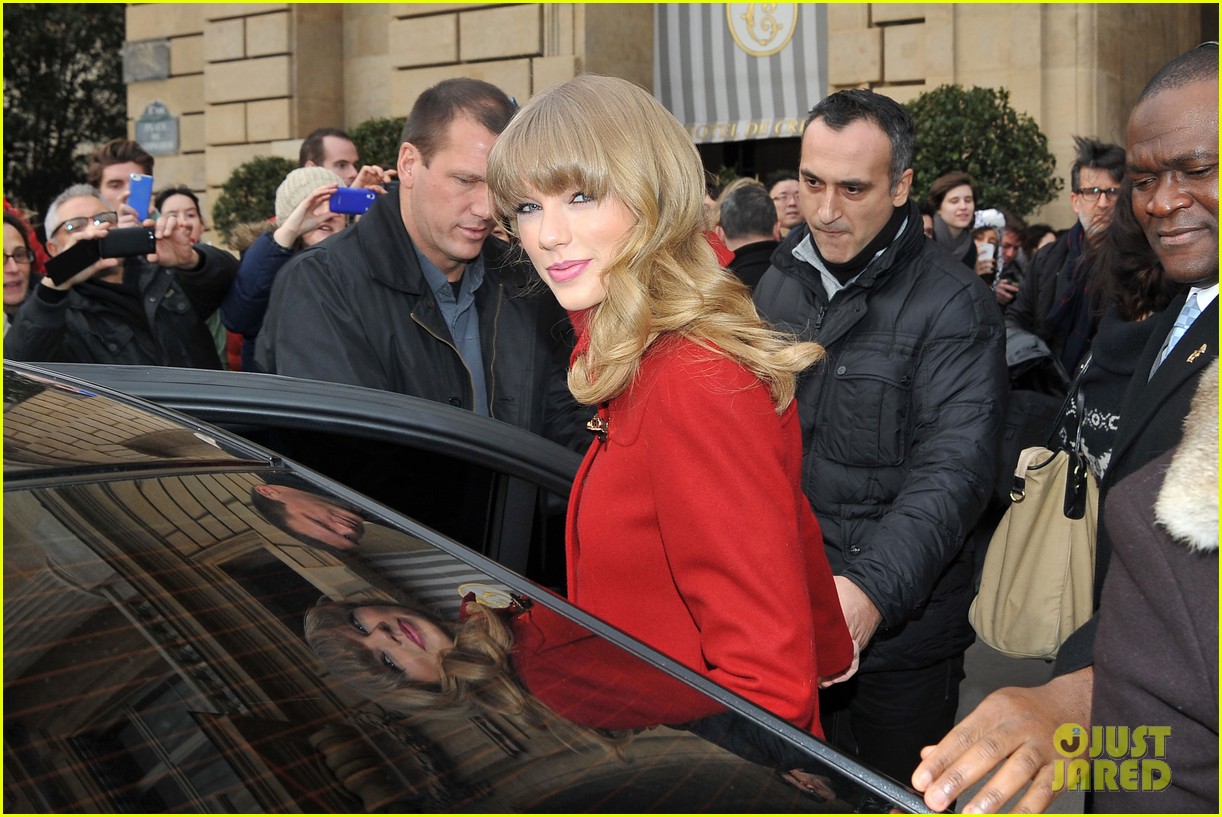 Taylor Swift & Hailee Steinfeld: Paris Sightseeing Pair!: Photo 2800171 ...