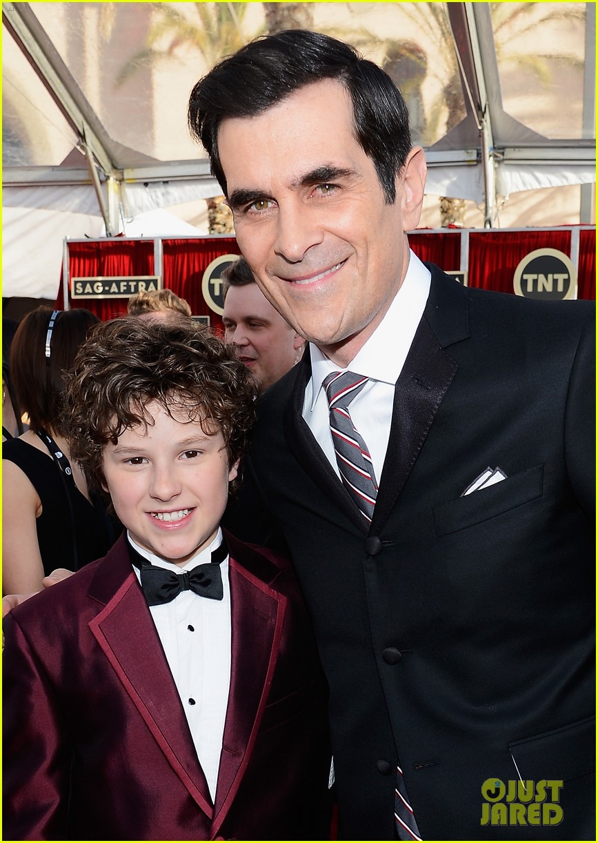 Ariel Winter & Ty Burrell - SAG Awards 2013 Red Carpet: Photo 2799661 ...