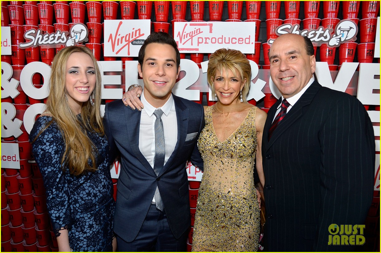 Skylar Astin, Miles Teller, & Justin Chon: '21 & Over' Premiere!: Photo ...