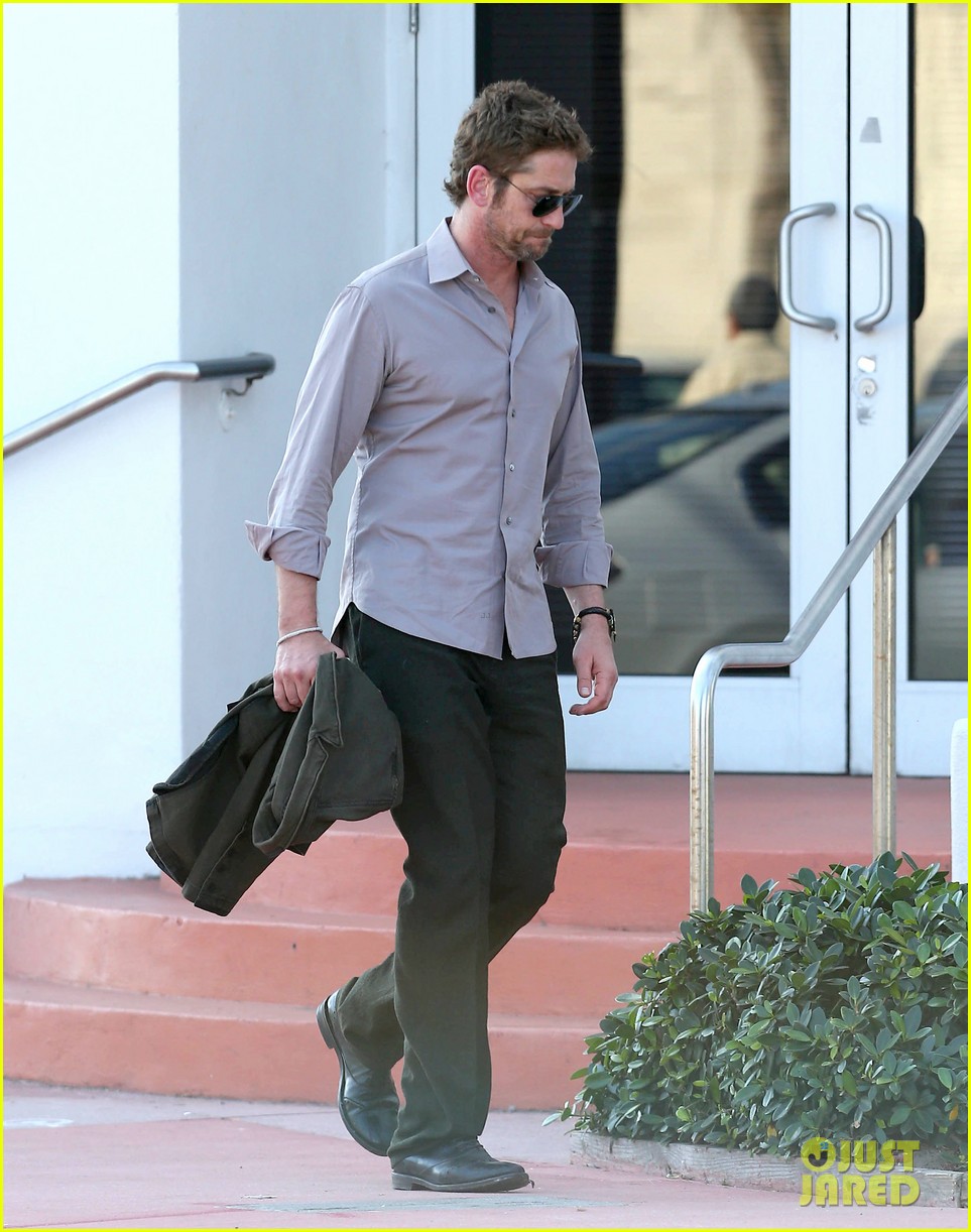 Gerard Butler: Good Morning, Miami!: Photo 2805353 | Gerard Butler ...