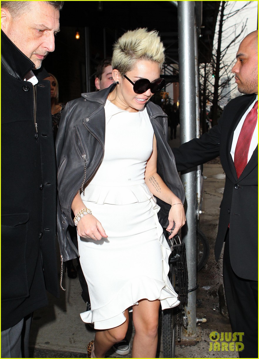 Miley Cyrus & Jada Pinkett Smith: Fashion Fun in NYC!: Photo 2811683 ...