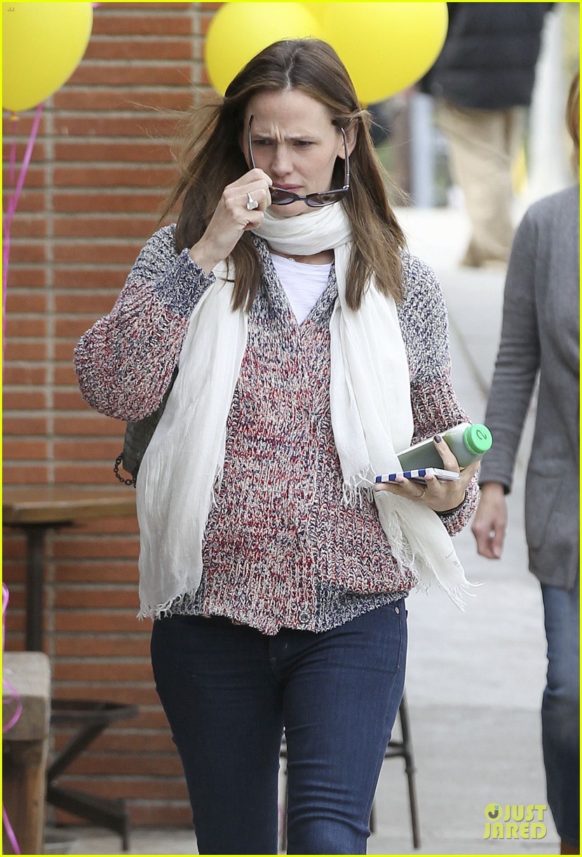 Jennifer Garner: Scarves Shopping with Sister Susannah!: Photo 2807512 ...