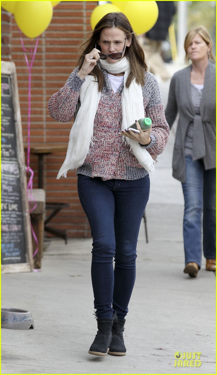 Jennifer Garner: Scarves Shopping with Sister Susannah!: Photo 2807513 ...