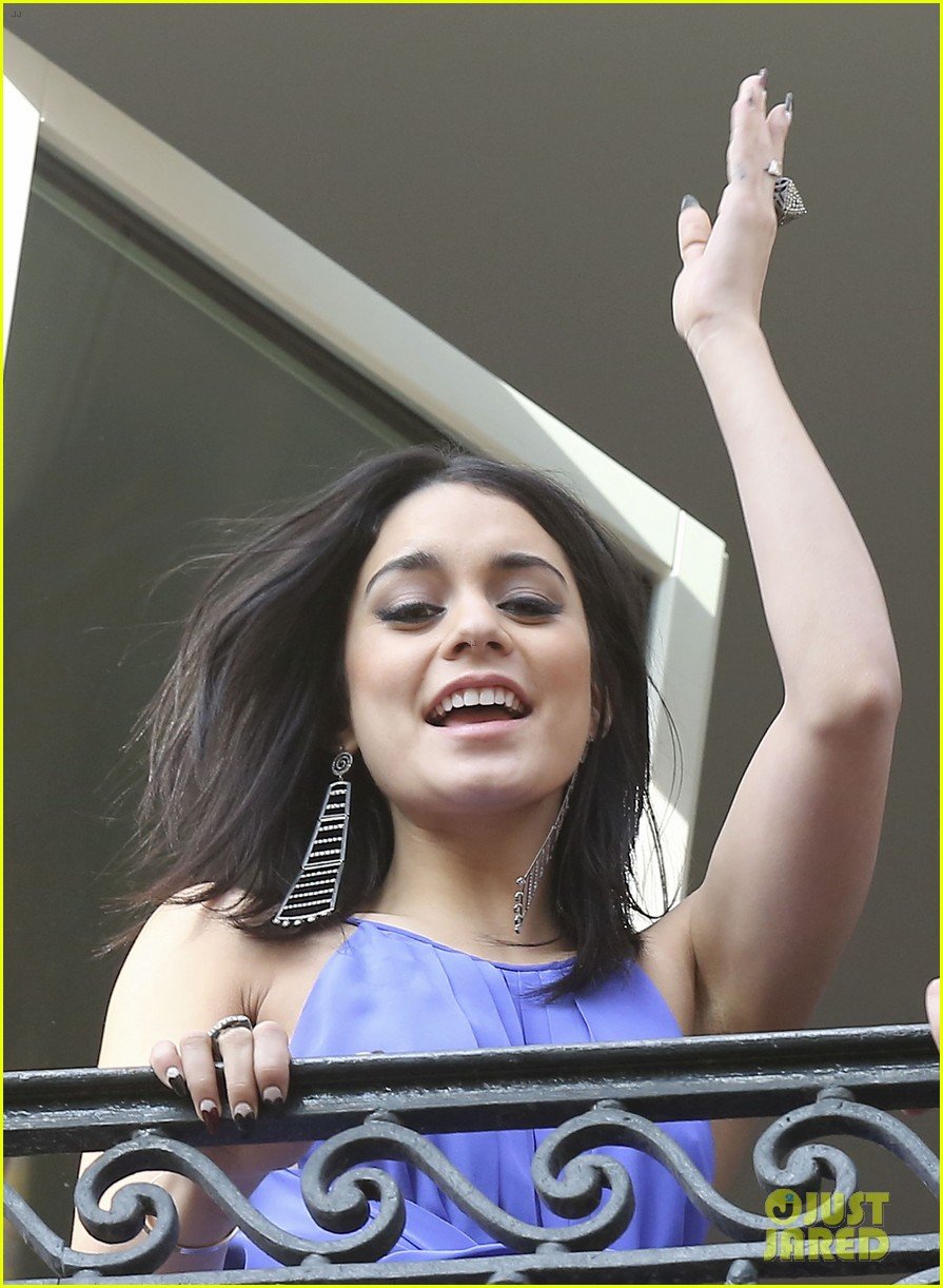 Selena Gomez & Vanessa Hudgens: 'Spring Breakers' Paris Promo: Photo ...