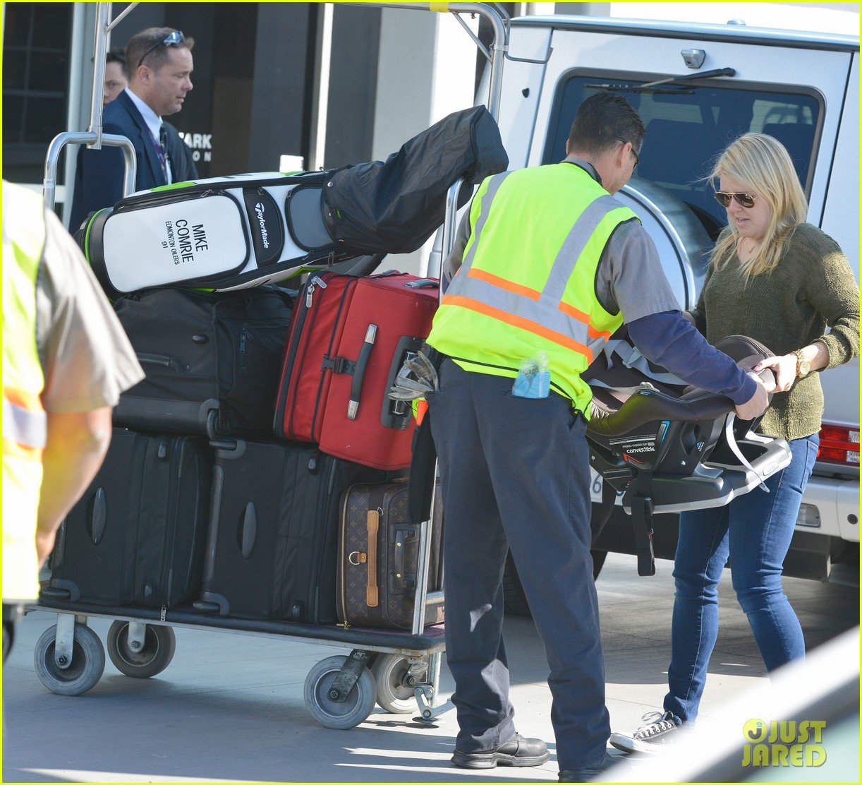 Hilary Duff & Mike Comrie: LAX Depature with Luca!: Photo 2821038 ...