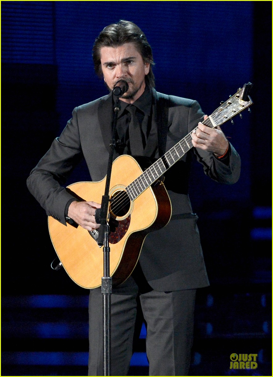 Juanes: Grammys 2013 Performance - WATCH NOW!: Photo 2809660 | Juanes ...
