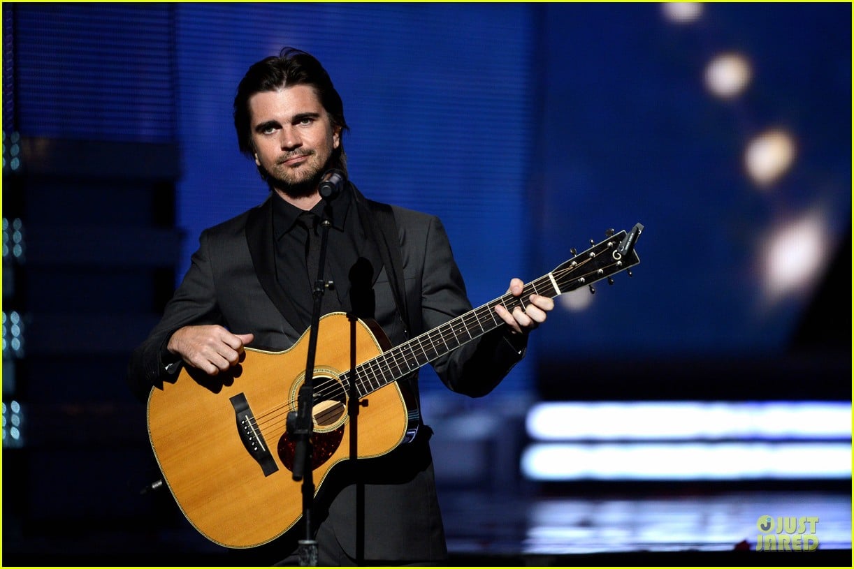Juanes: Grammys 2013 Performance - WATCH NOW!: Photo 2809661 | Juanes ...