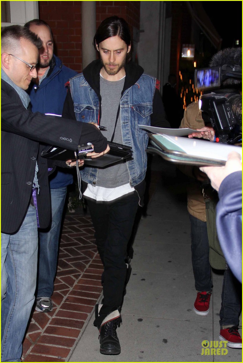 Jared Leto: Back Tatttoo Reveal with 1 Million Twitter Followers ...