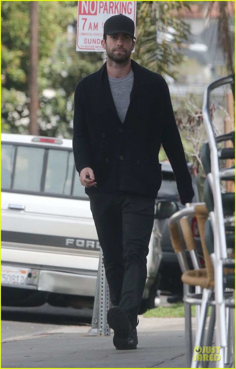 Adam Levine: '7 Hollywood' Shirtless Feature: Photo 2808057 | Adam ...