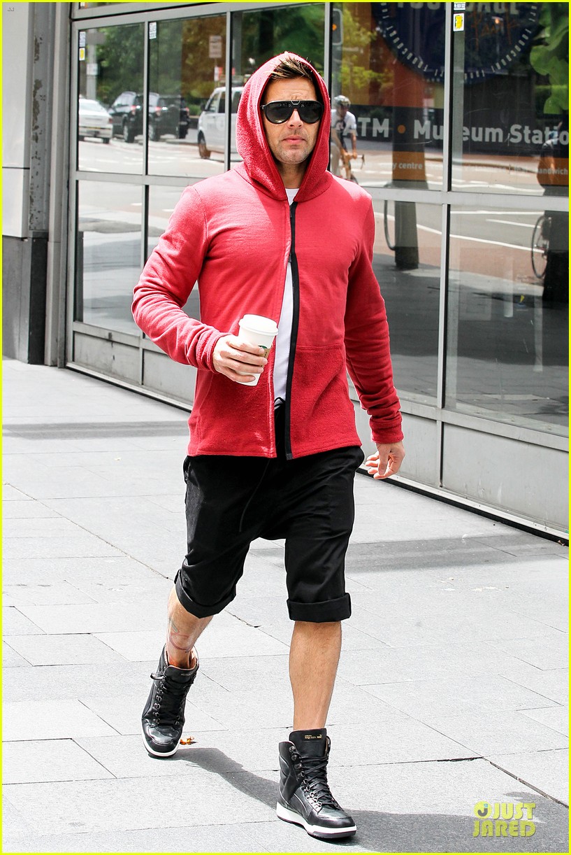 Ricky Martin: Australian Sightseeing at the Harbour Bridge!: Photo ...