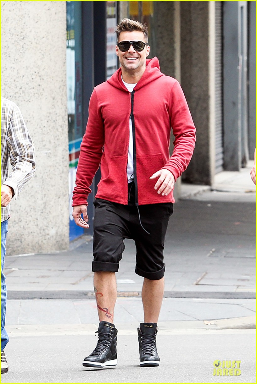 Ricky Martin: Australian Sightseeing at the Harbour Bridge!: Photo ...