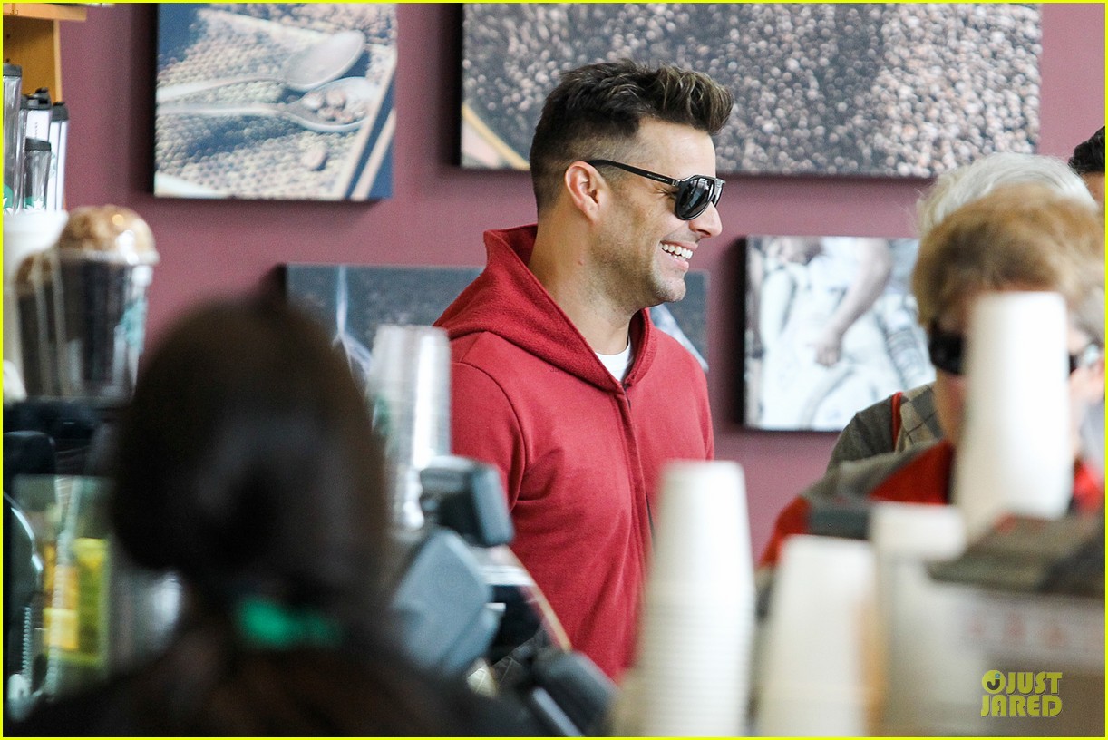 Ricky Martin: Australian Sightseeing at the Harbour Bridge!: Photo ...