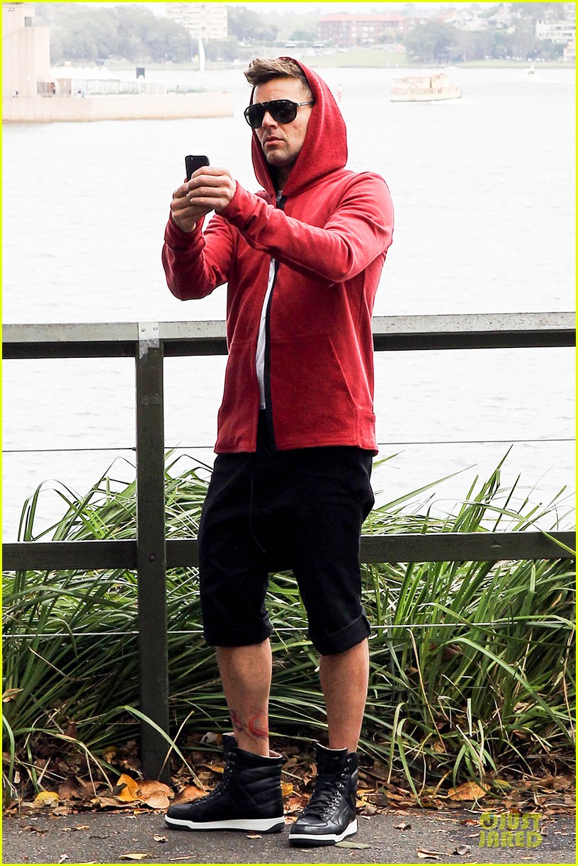 Ricky Martin: Australian Sightseeing at the Harbour Bridge!: Photo ...