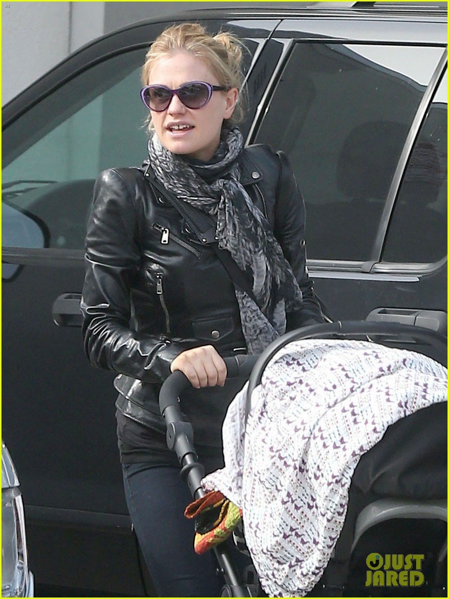 Anna Paquin: Shopping with One of Her Twins!: Photo 2805990 | Anna ...