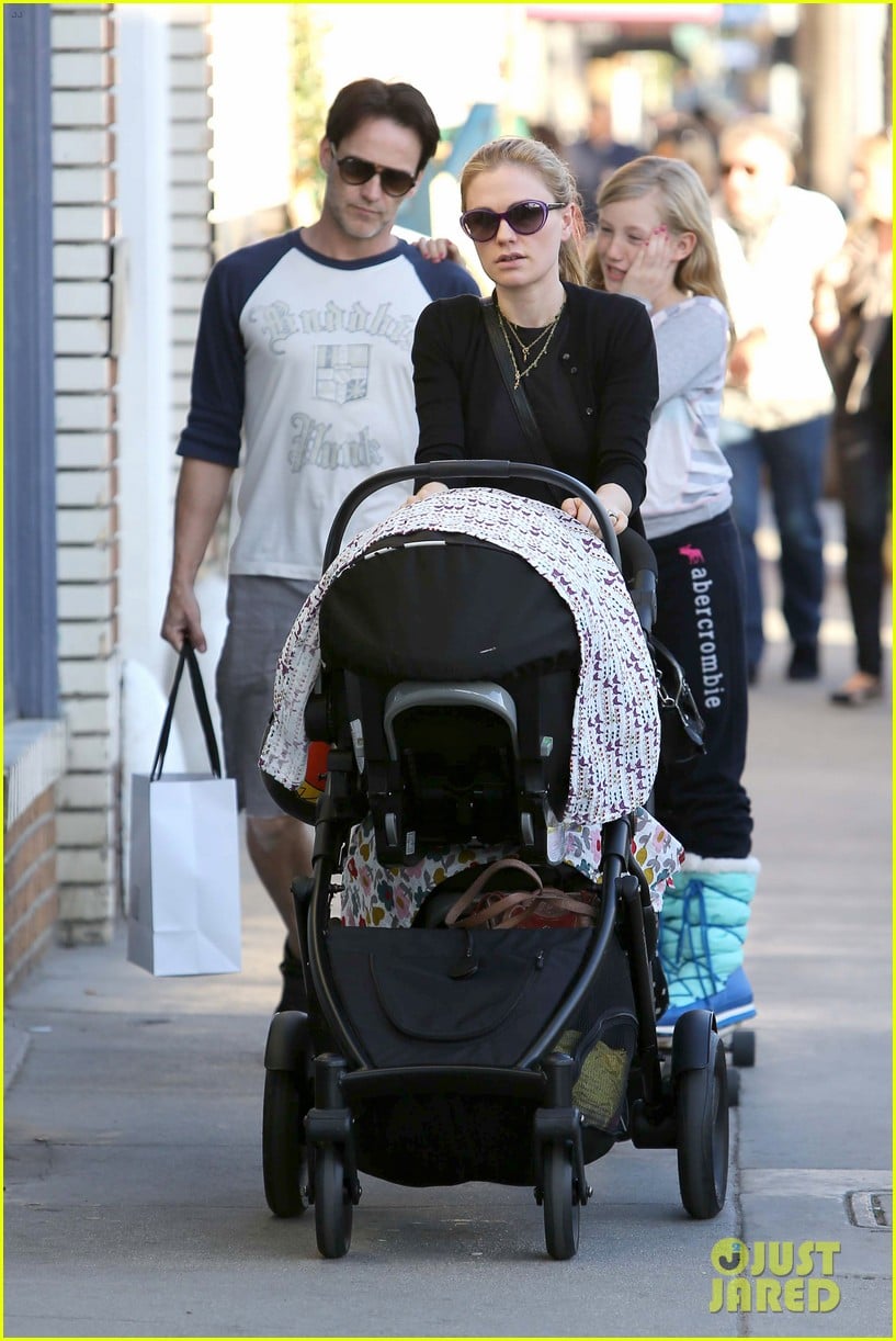 Anna Paquin: Shopping with One of Her Twins!: Photo 2806001 | Anna ...