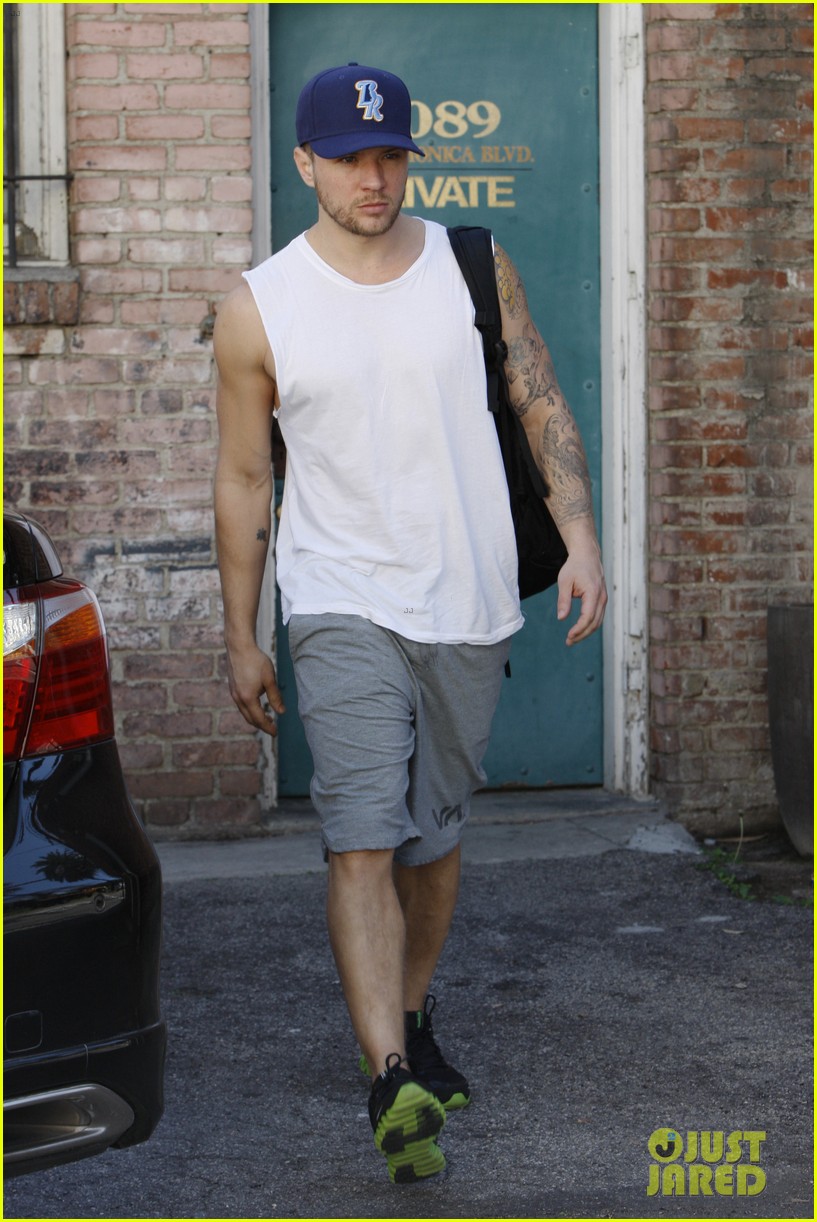 Ryan Phillippe: RivaBella Opening & Wednesday Workout!: Photo 2802597 ...
