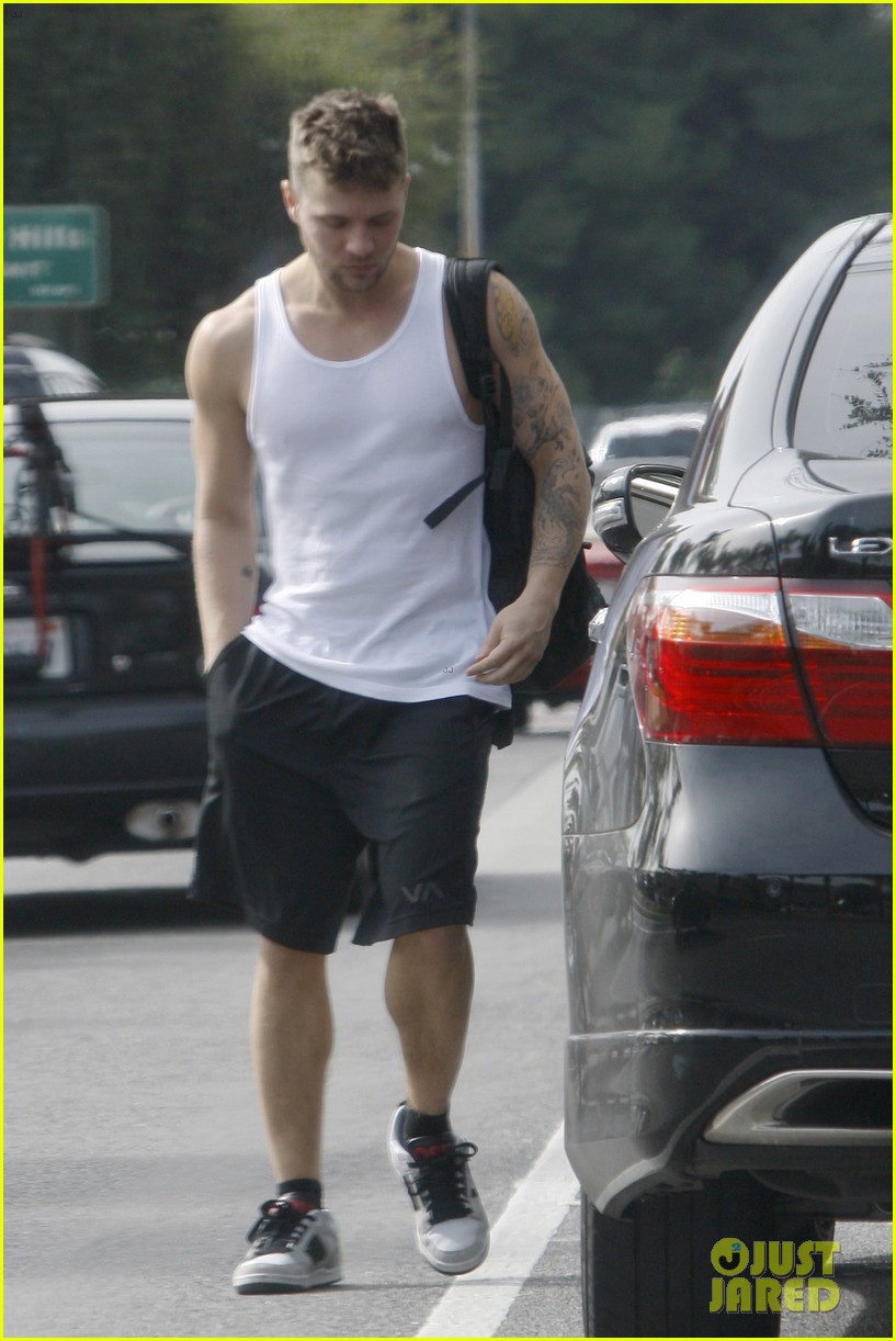 Ryan Phillippe: RivaBella Opening & Wednesday Workout!: Photo 2802599 ...