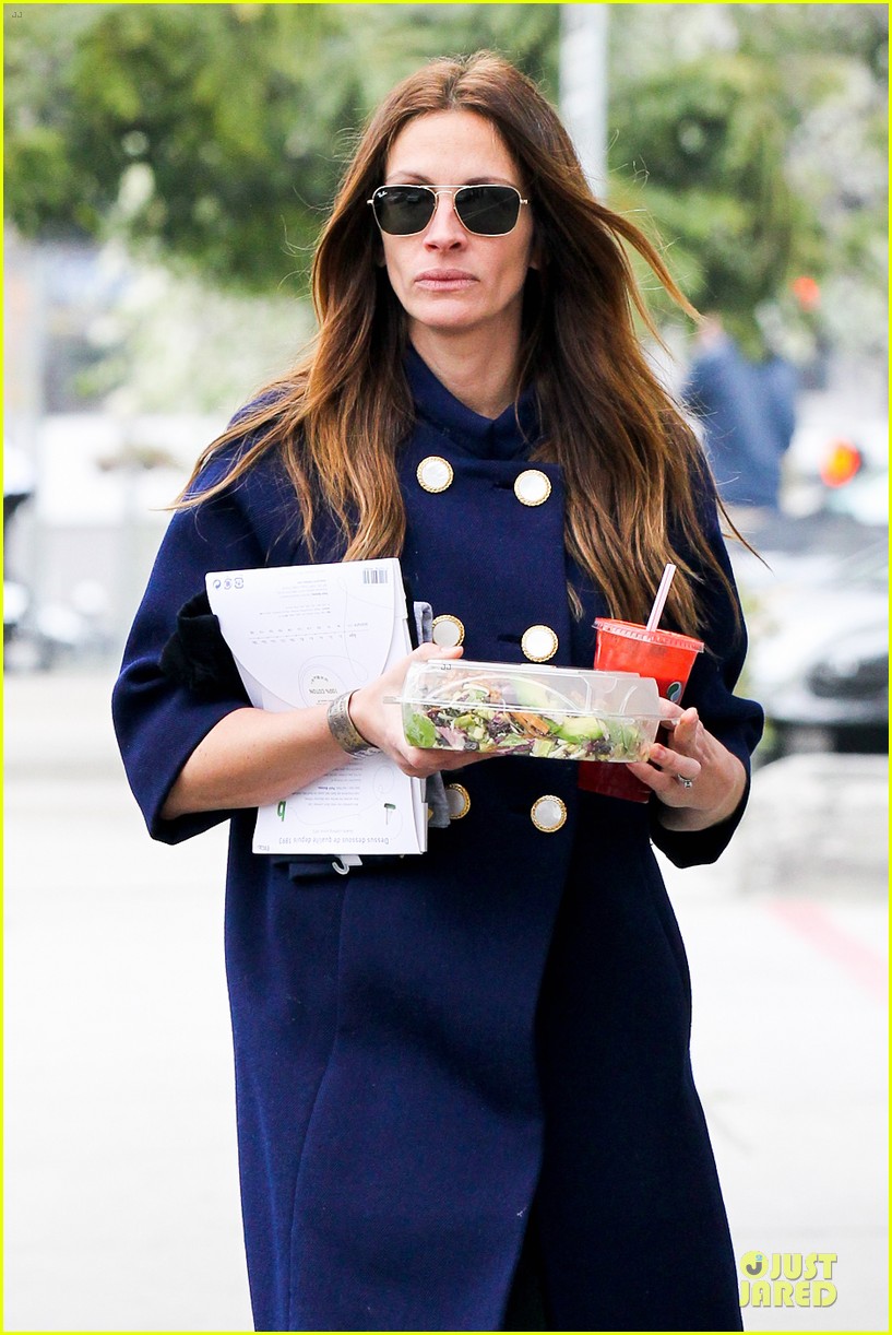 Julia Roberts: Healthy Salad Diet!: Photo 2805662 | Julia Roberts ...