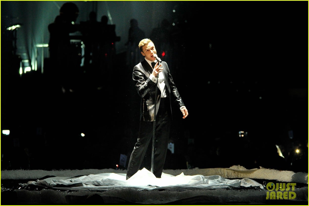 Justin Timberlake: BRIT Awards 'Mirrors' Performance (Video): Photo ...