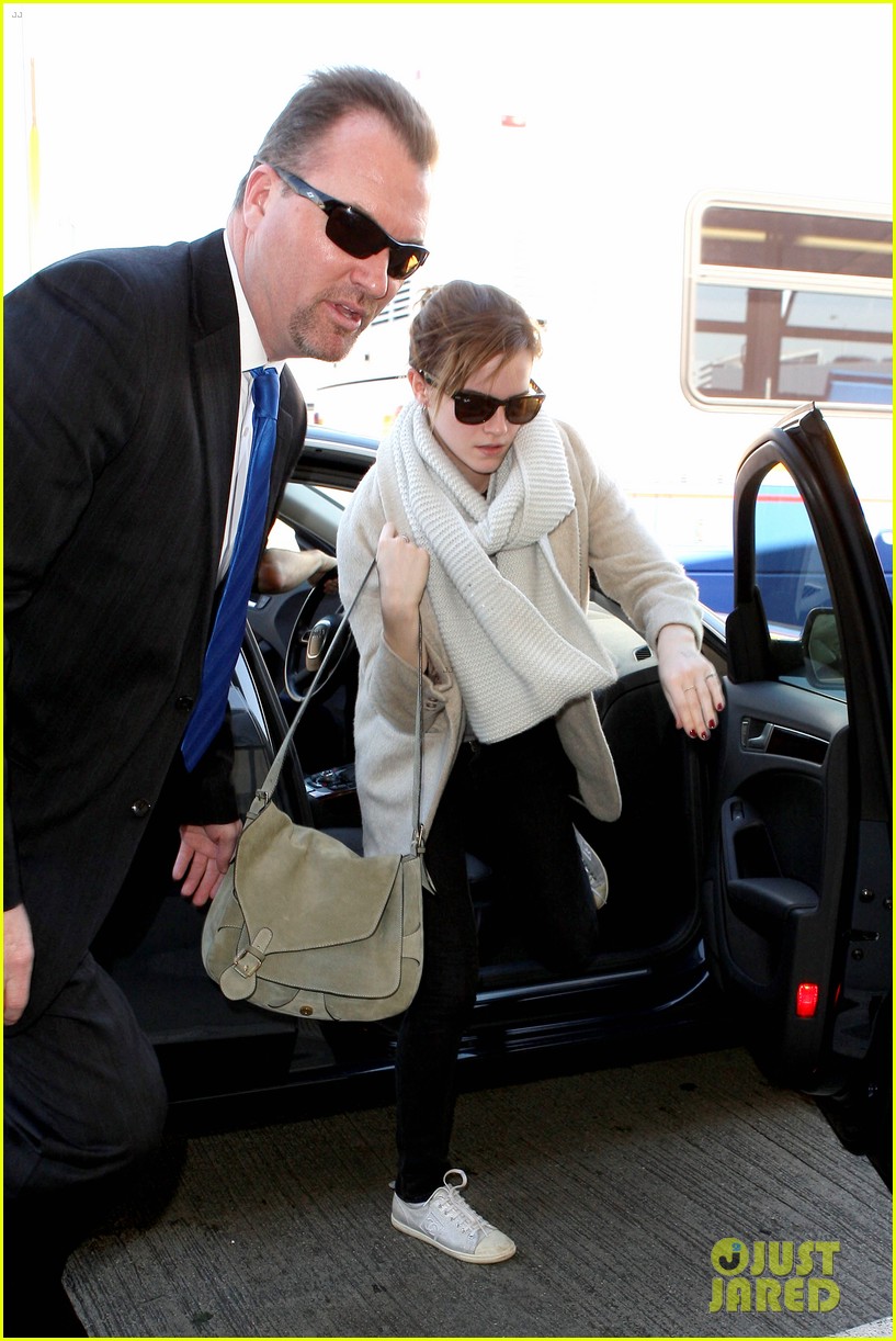 Emma Watson Takes Flight After 'Perks' DVD Release: Photo 2812500 ...