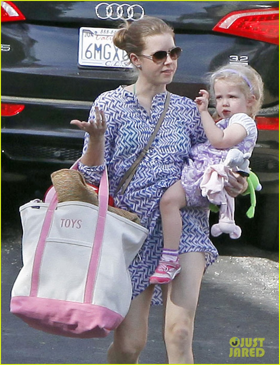 Amy Adams: Pool Party with Daughter Aviana!: Photo 2824108 | Amy Adams ...