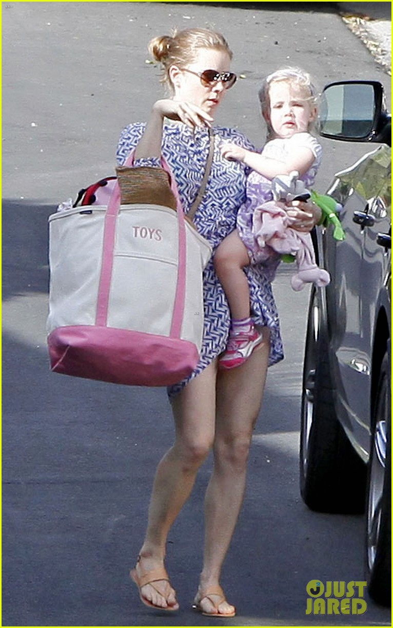 Amy Adams: Pool Party with Daughter Aviana!: Photo 2824113 | Amy Adams ...