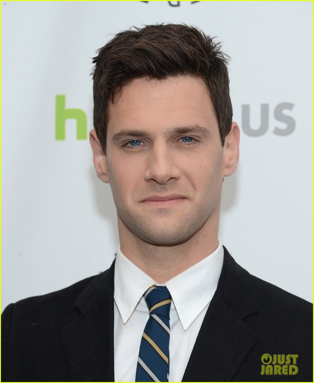 Justin Bartha & Andrew Rannells: 'New Normal' at PaleyFest!: Photo ...