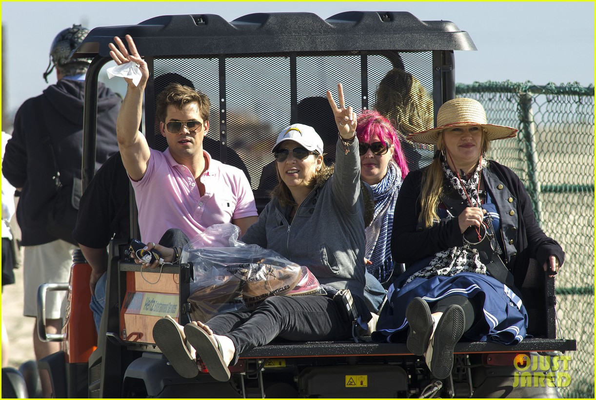 Andrew Rannells & Justin Bartha: 'New Normal' Beach Filming!: Photo ...