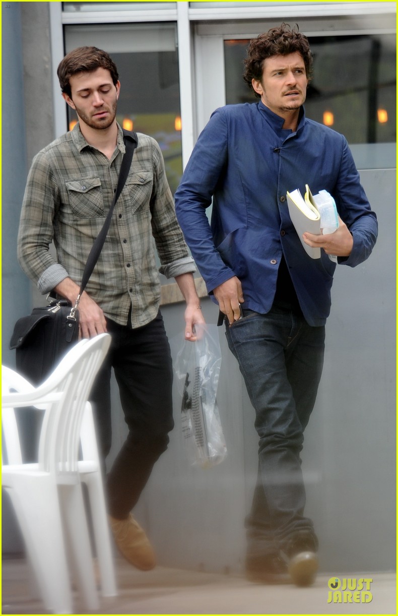 Orlando Bloom: Vitamin Filled Lunch!: Photo 2825808 | Orlando Bloom ...