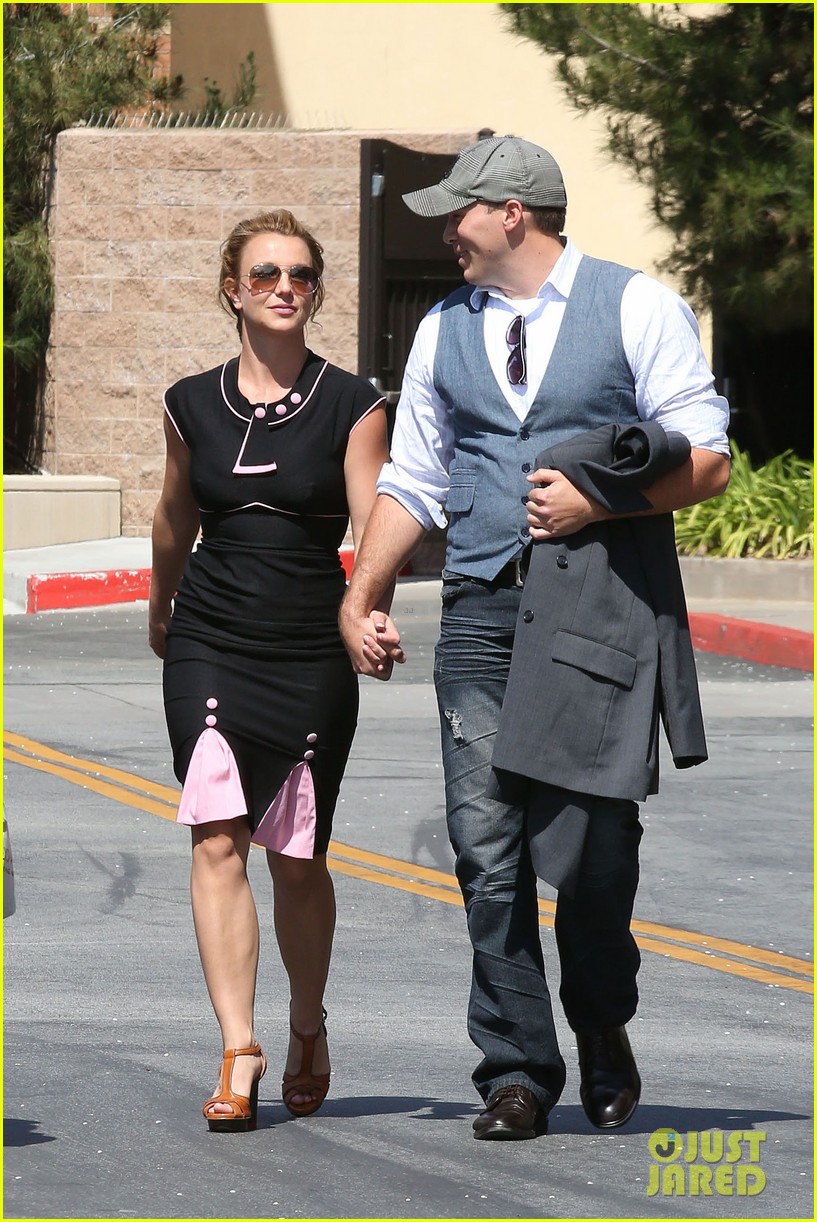 Britney Spears & David Lucado: Holding Hands!: Photo 2835828 | Britney ...