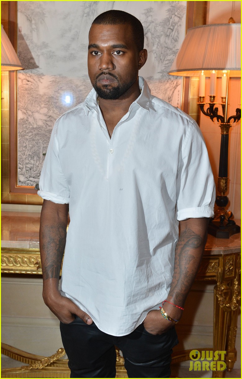 Jessica Chastain & Amanda Seyfried: Carine Roitfeld Cocktail Party ...