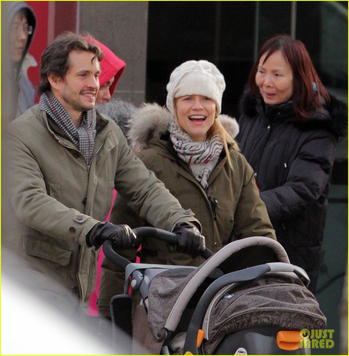 Claire Danes & Hugh Dancy: Family Day with Baby Cyrus: Photo 2828269 ...