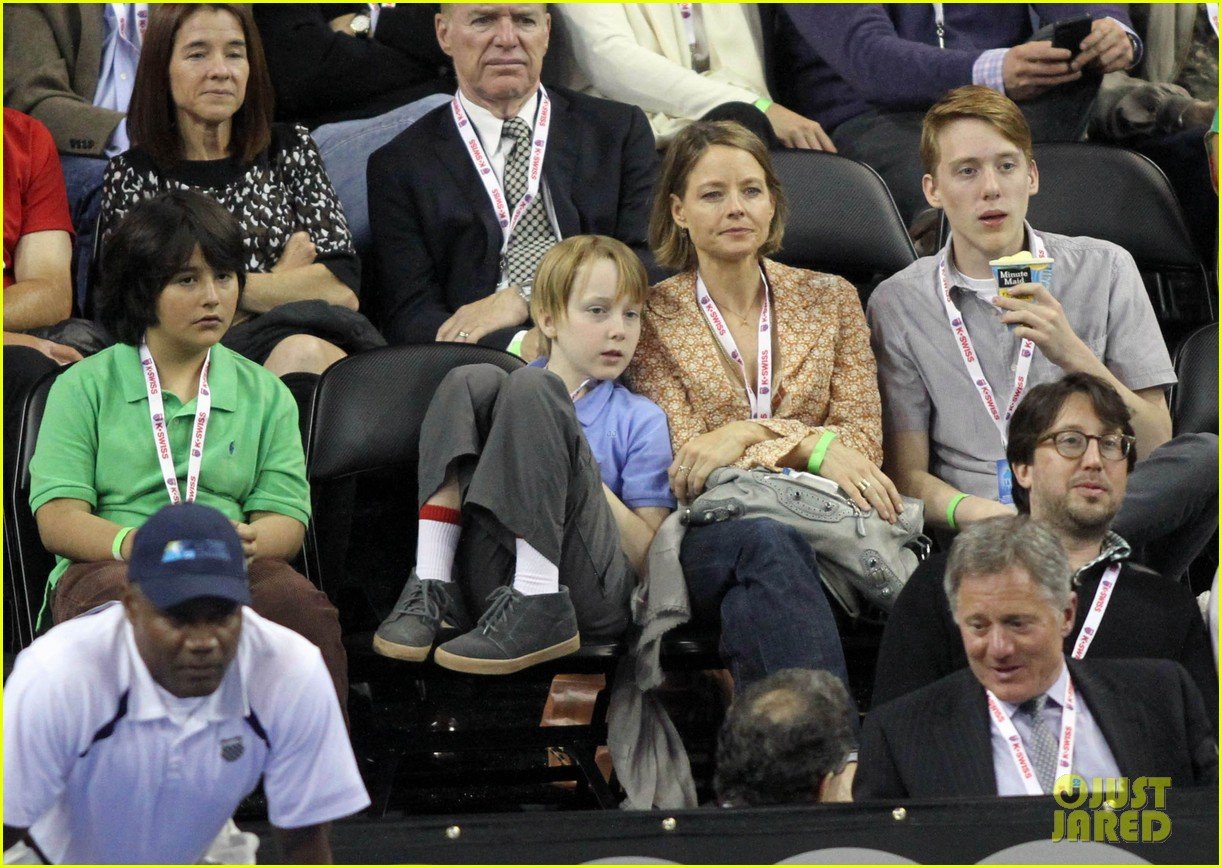 Jodie Foster: Errands After Tennis Match with Charlie & Kit!: Photo ...
