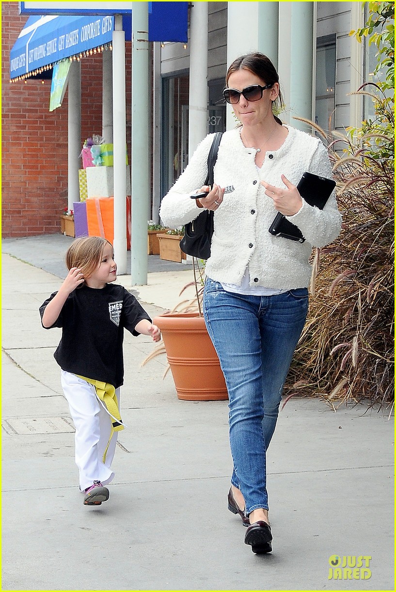 Photo: jennifer garner friends nicknamed me casper 03 | Photo 2831280 ...