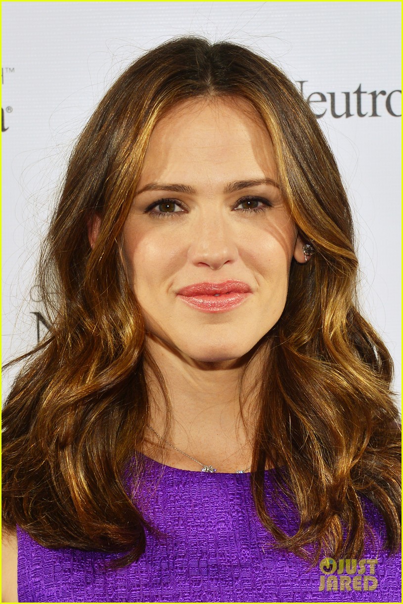 Jennifer Garner: Neutrogena Skin Summit!: Photo 2830035 | Jennifer ...
