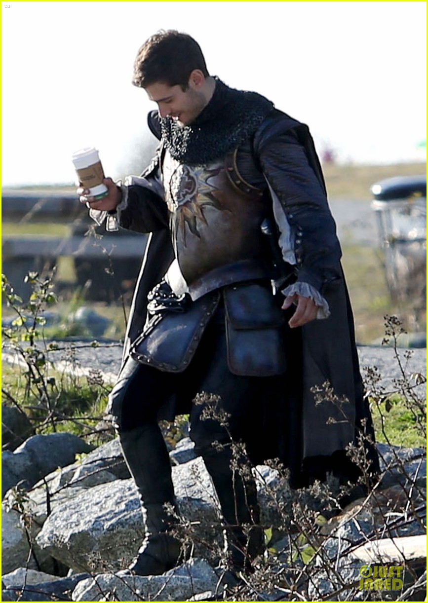 Ginnifer Goodwin & Josh Dallas: Easter Departing Couple!: Photo 2840388 ...