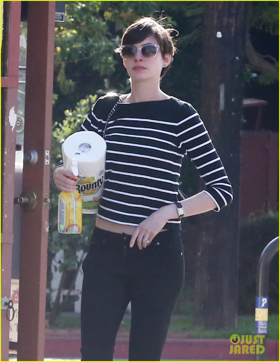 Anne Hathaway: Cafe Gratitude Gal!: Photo 2825451 | Anne Hathaway ...