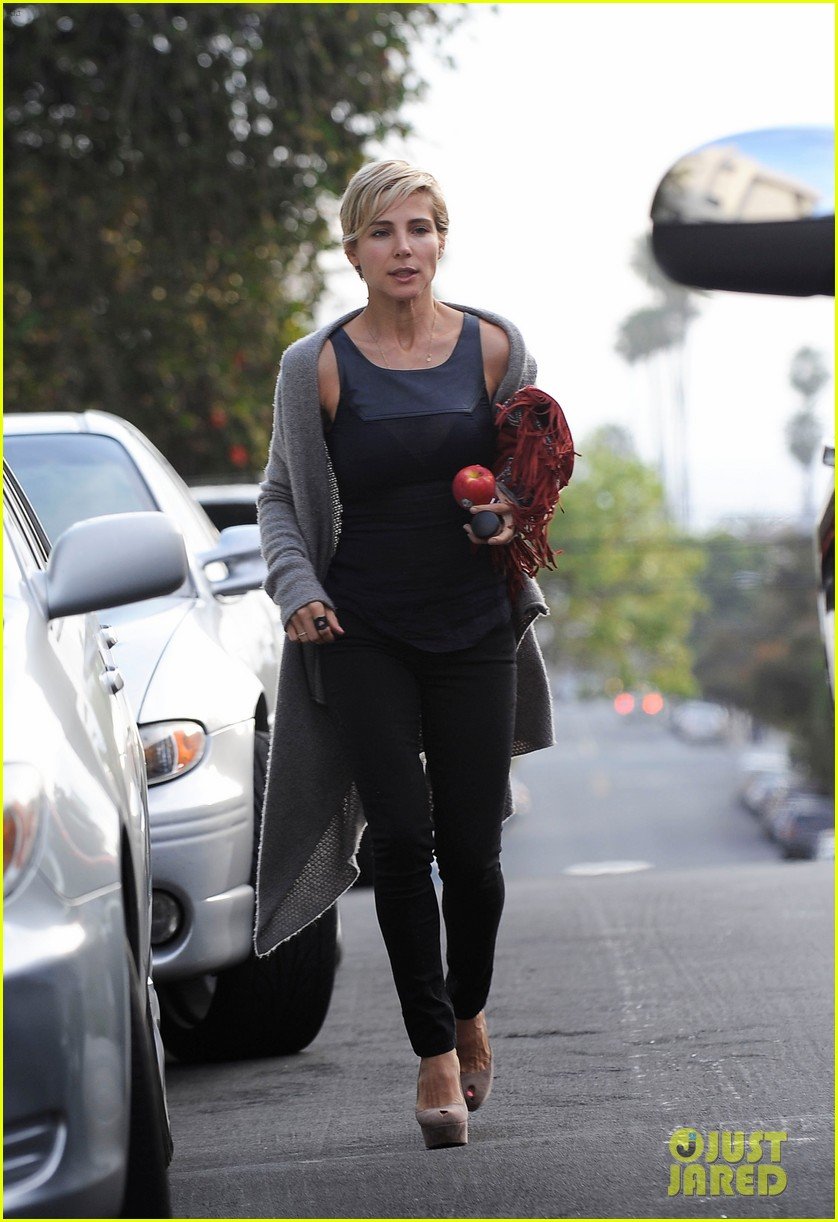 Chris Hemsworth Hits the Gym, Elsa Pataky Rides in a Limo: Photo ...