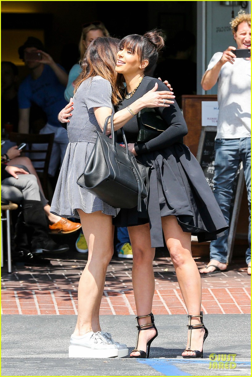 Kim Kardashian: Mauro's Cafe with Robin Antin!: Photo 2835901 | Kim ...