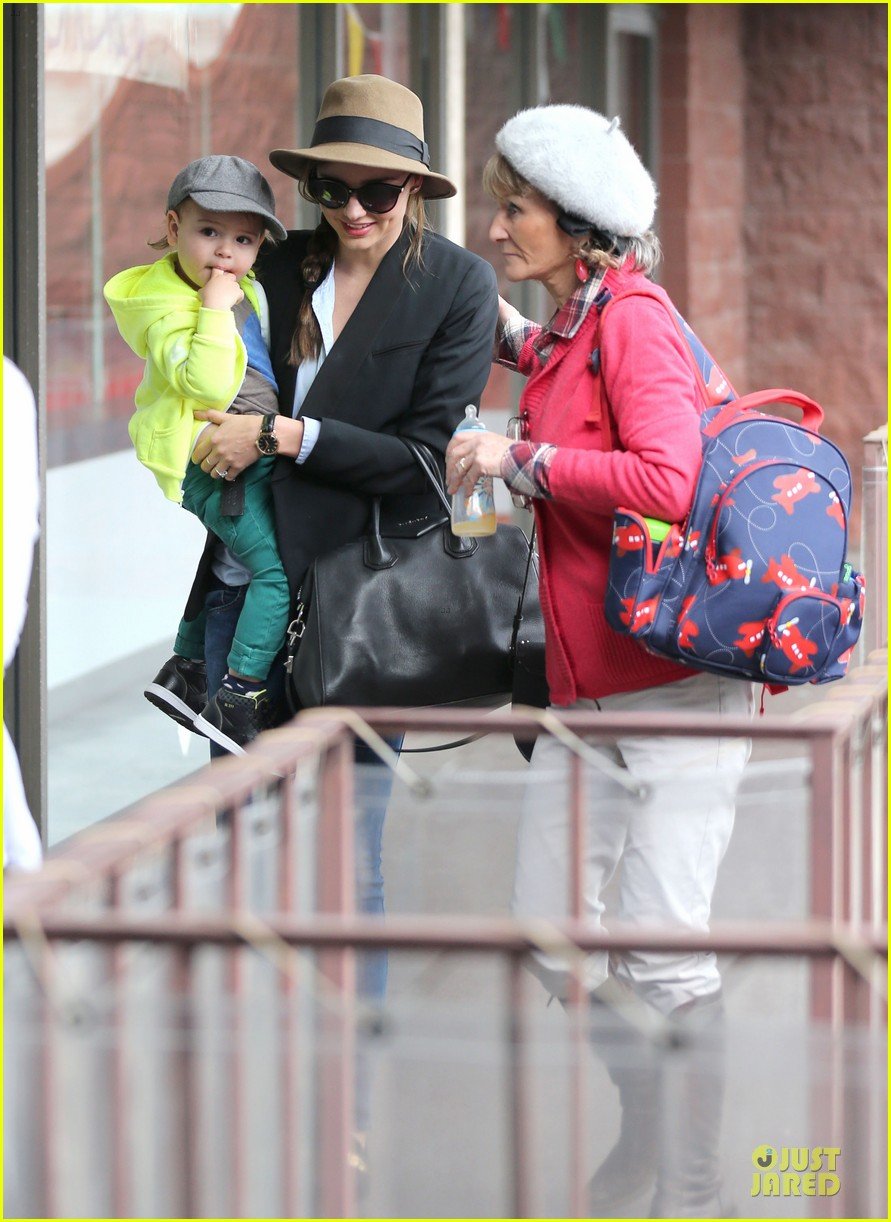 Photo: miranda kerr flynn gym stop wtih orlando bloom mother sonia 05 ...