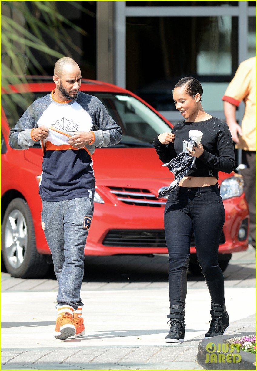 Alicia Keys & Swizz Beatz: Holding Hands in Miami!: Photo 2837774 ...