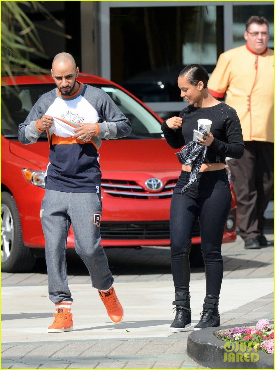 Alicia Keys & Swizz Beatz: Holding Hands in Miami!: Photo 2837777 ...