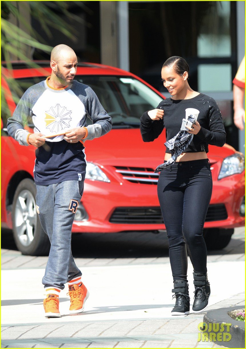 Alicia Keys & Swizz Beatz: Holding Hands in Miami!: Photo 2837778 ...