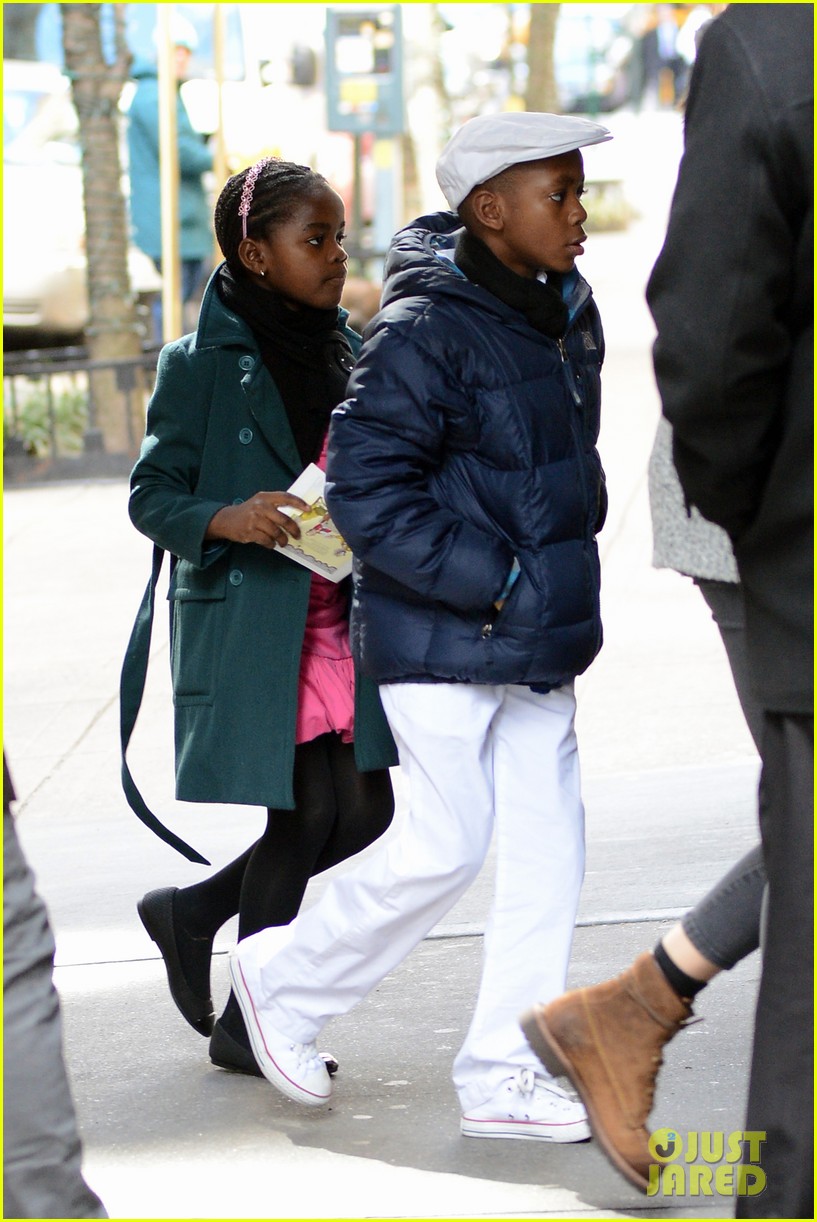 Madonna: Kabbalah Centre with Mercy & David!: Photo 2836897 | Celebrity ...